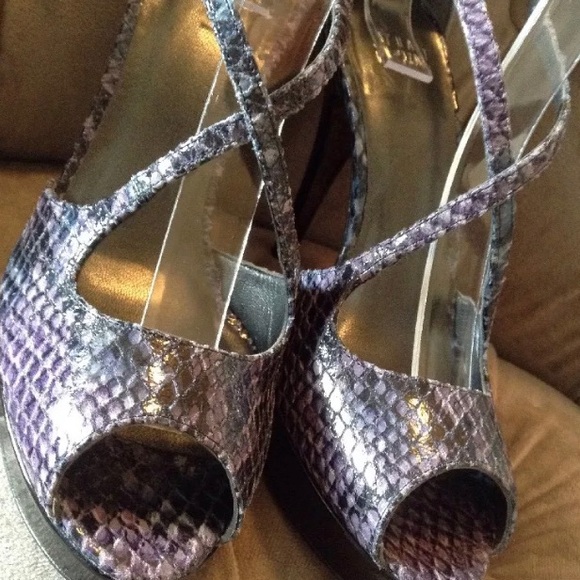 Stuart Weitzman | Shoes | Stuart Weitzman Purple Snakeskin Stiletto ...